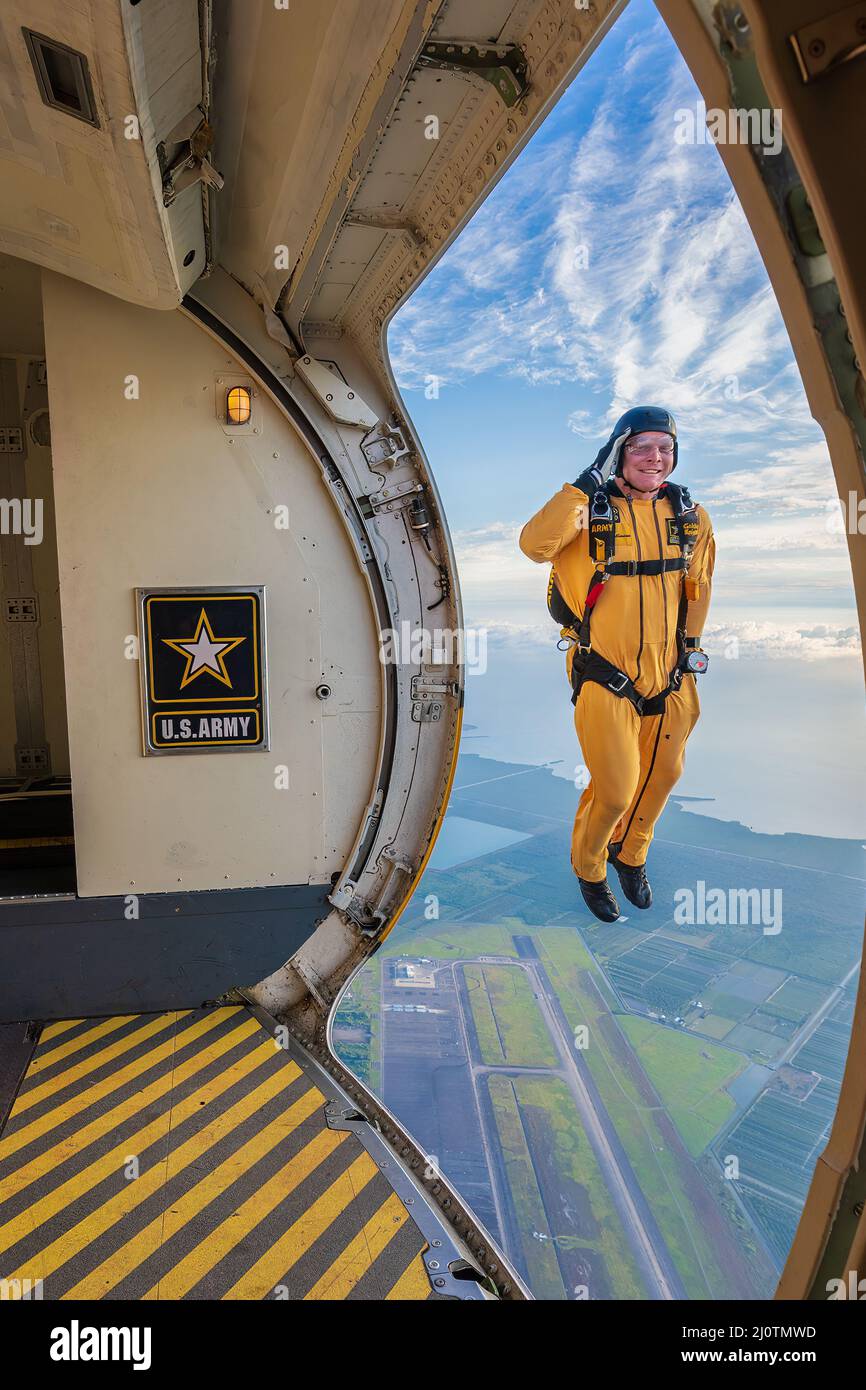 Sgt. 1st Class Danny Hellman of the U.S. Army Parachute Team lands his ...