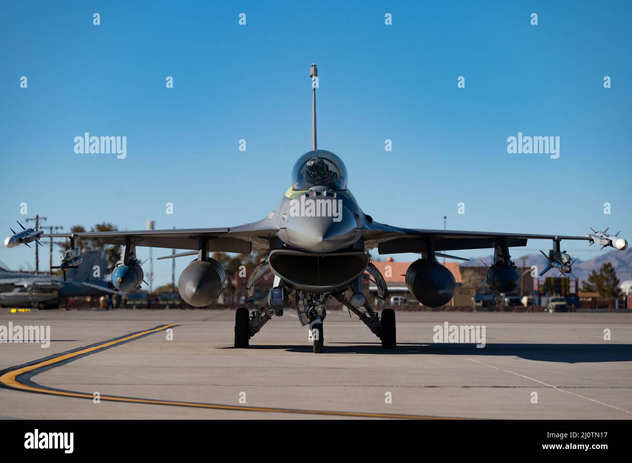An F-16 Fighting Falcon from the 148th Fighter Wing, Duluth Air ...