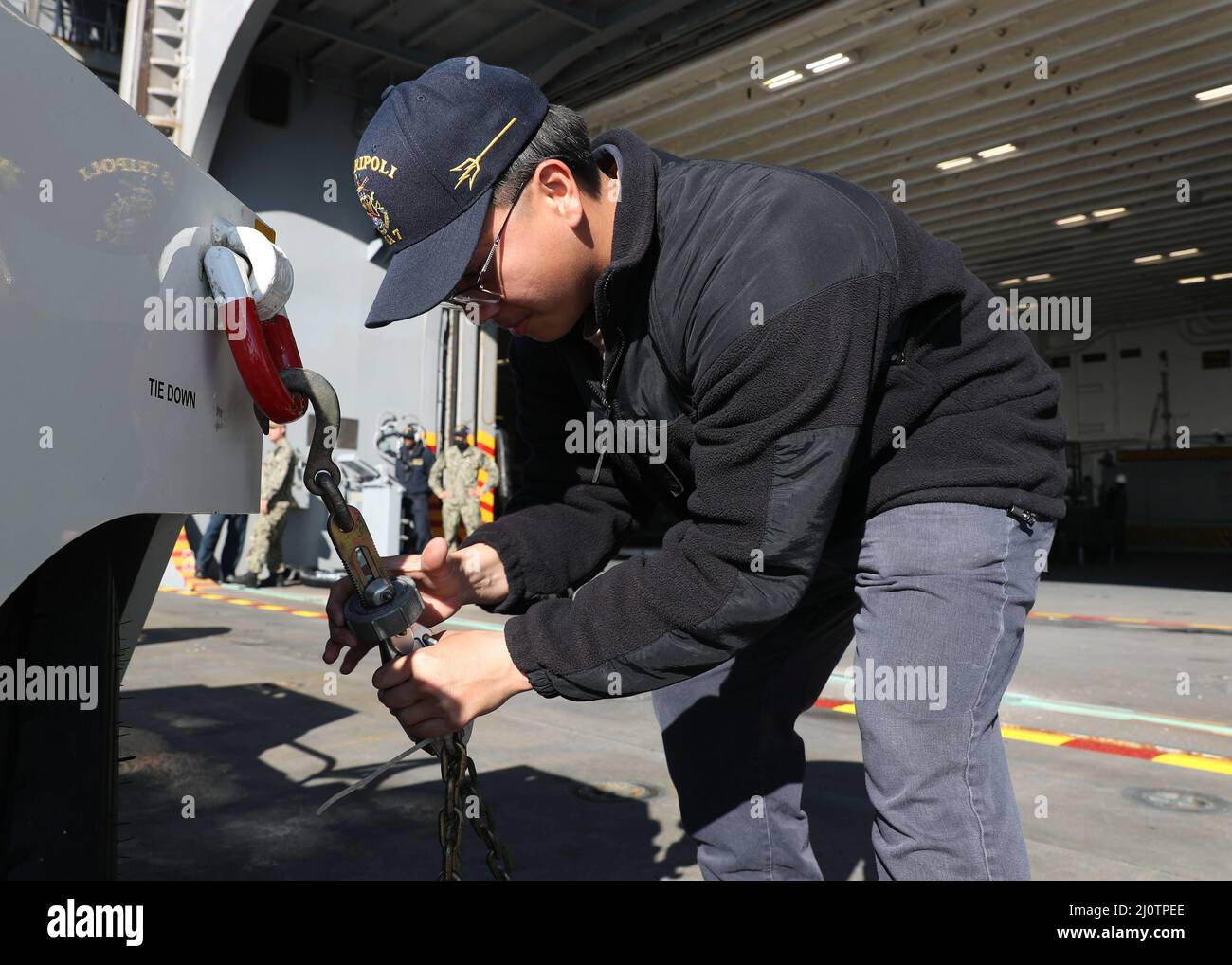 U s navy aviation mate equipment hi-res stock photography and images ...