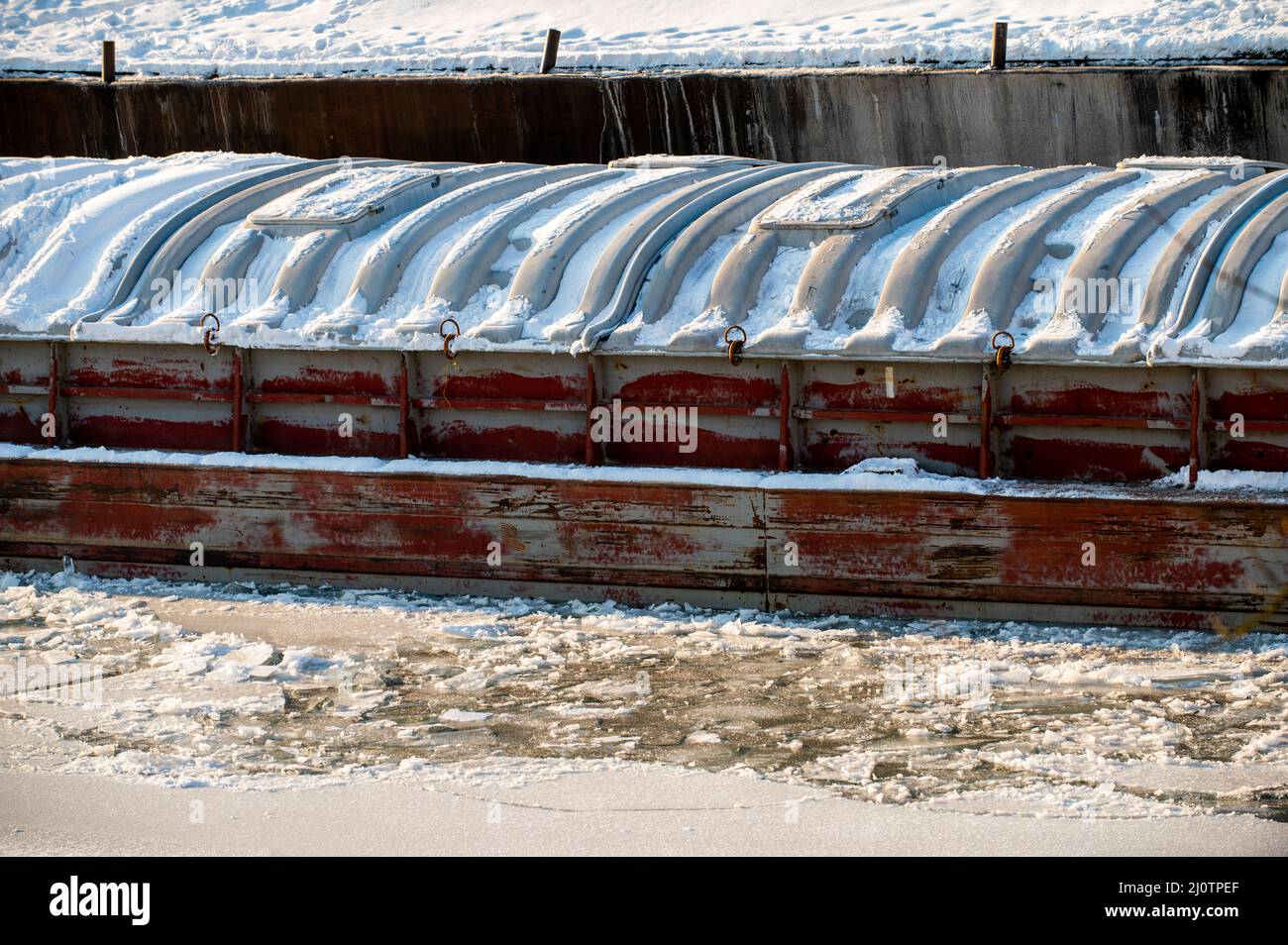 Ice barges hi-res stock photography and images - Alamy