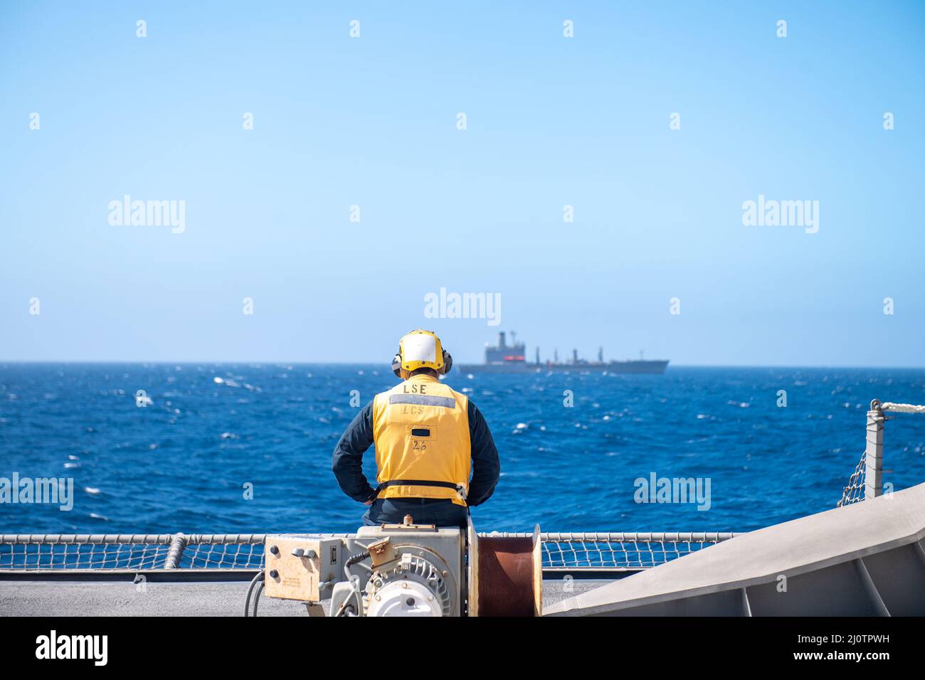 220126-N-PH222-1203 SOUTH CHINA SEA (Jan. 26, 2022) Boatswain's Mate ...