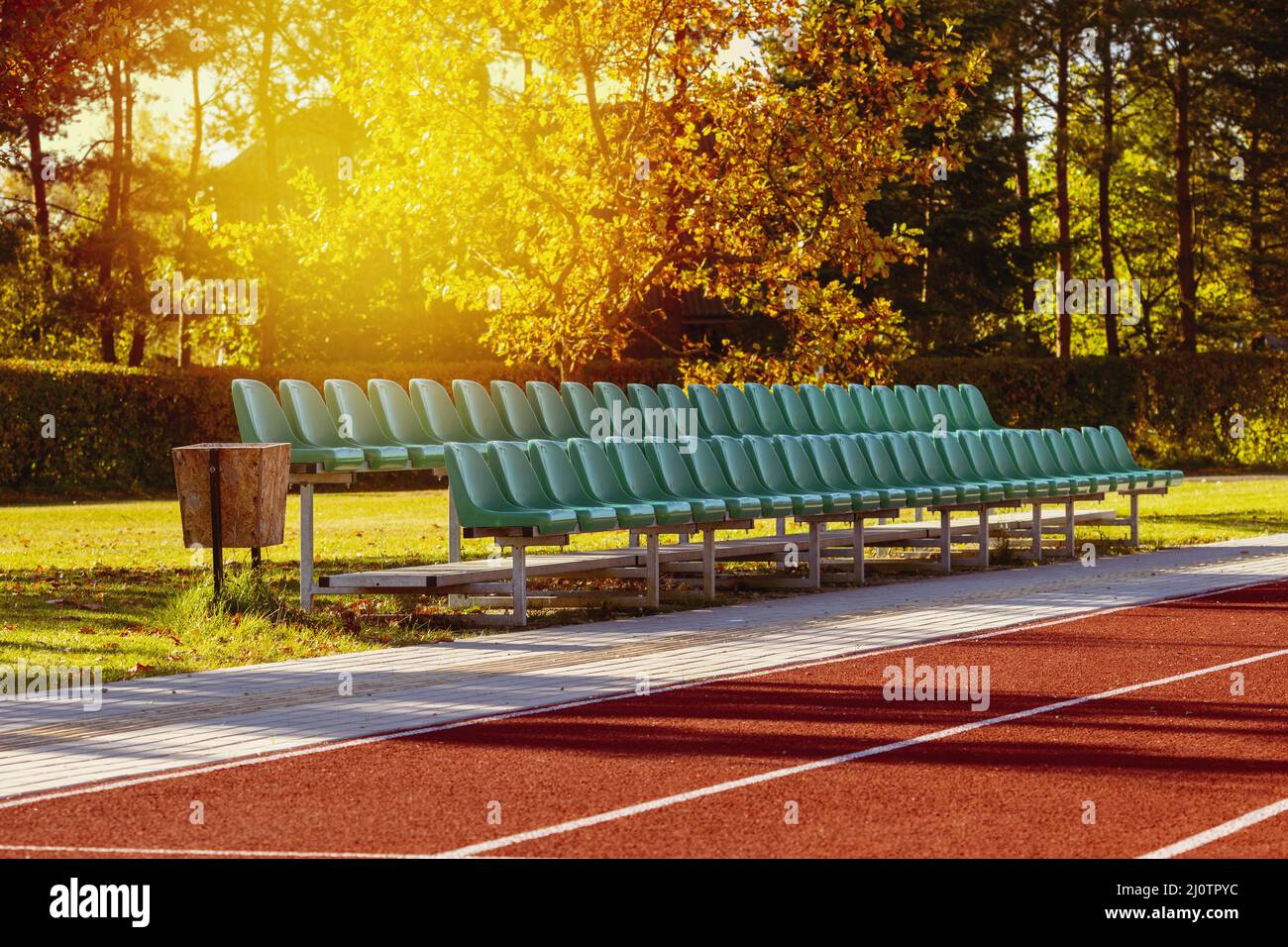 Empty team hi-res stock photography and images - Alamy