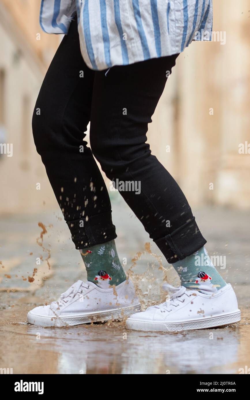 Womans shower hi-res stock photography and images - Alamy