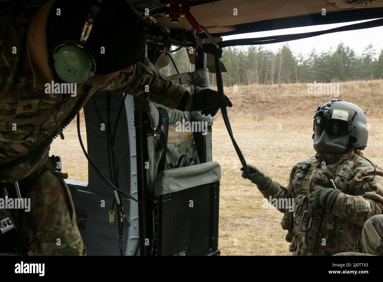 Uh 60 blackhawk helicopter crew chief hi-res stock photography and ...