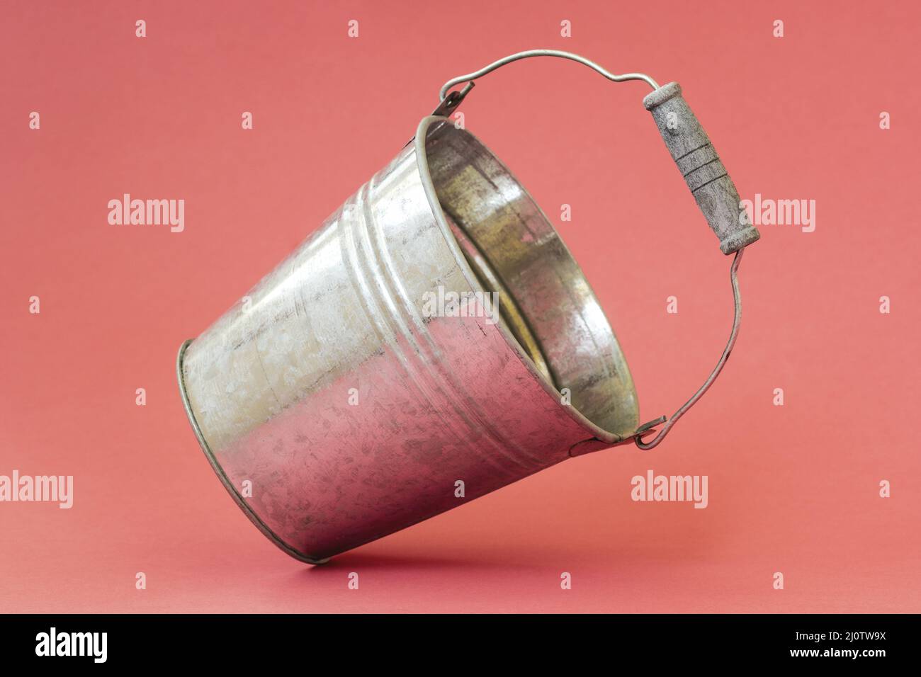 Empty bucket hi-res stock photography and images - Alamy