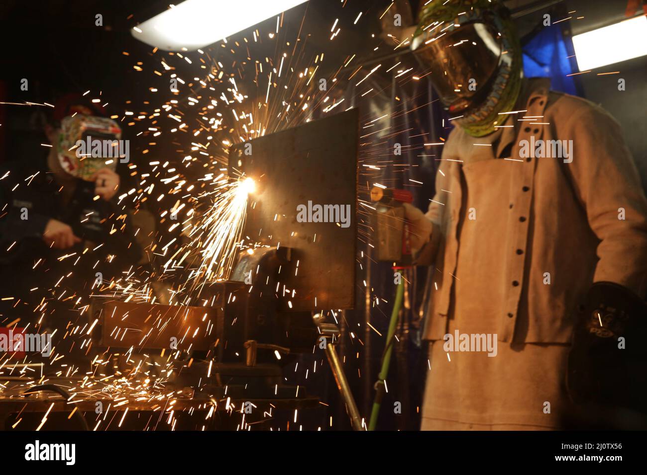 SOUTH CHINA SEA (Jan. 28, 2022) Machinist’s Mate 1st Class Thomas Soper ...
