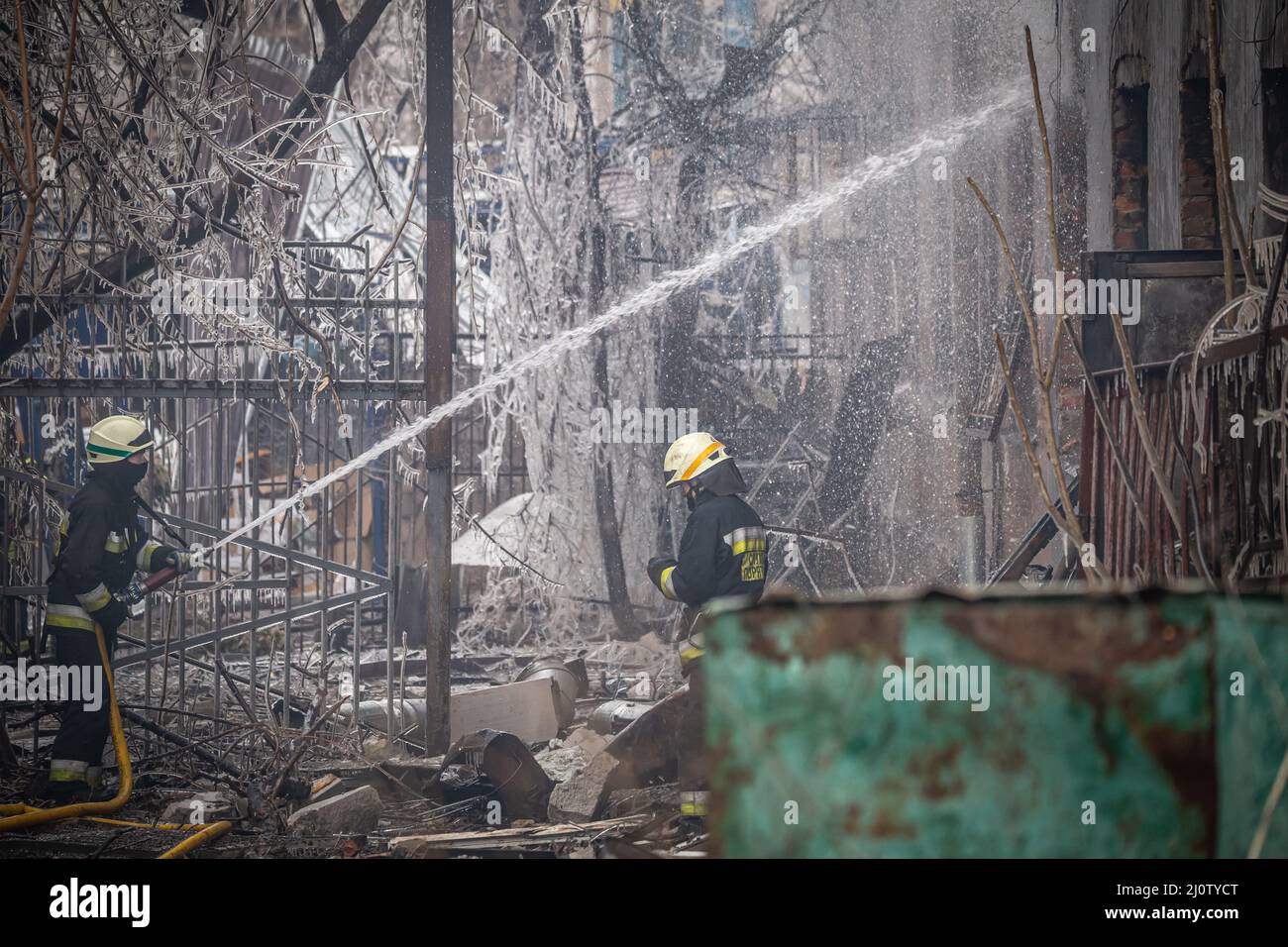 Consequences of rocket fire hi-res stock photography and images - Alamy