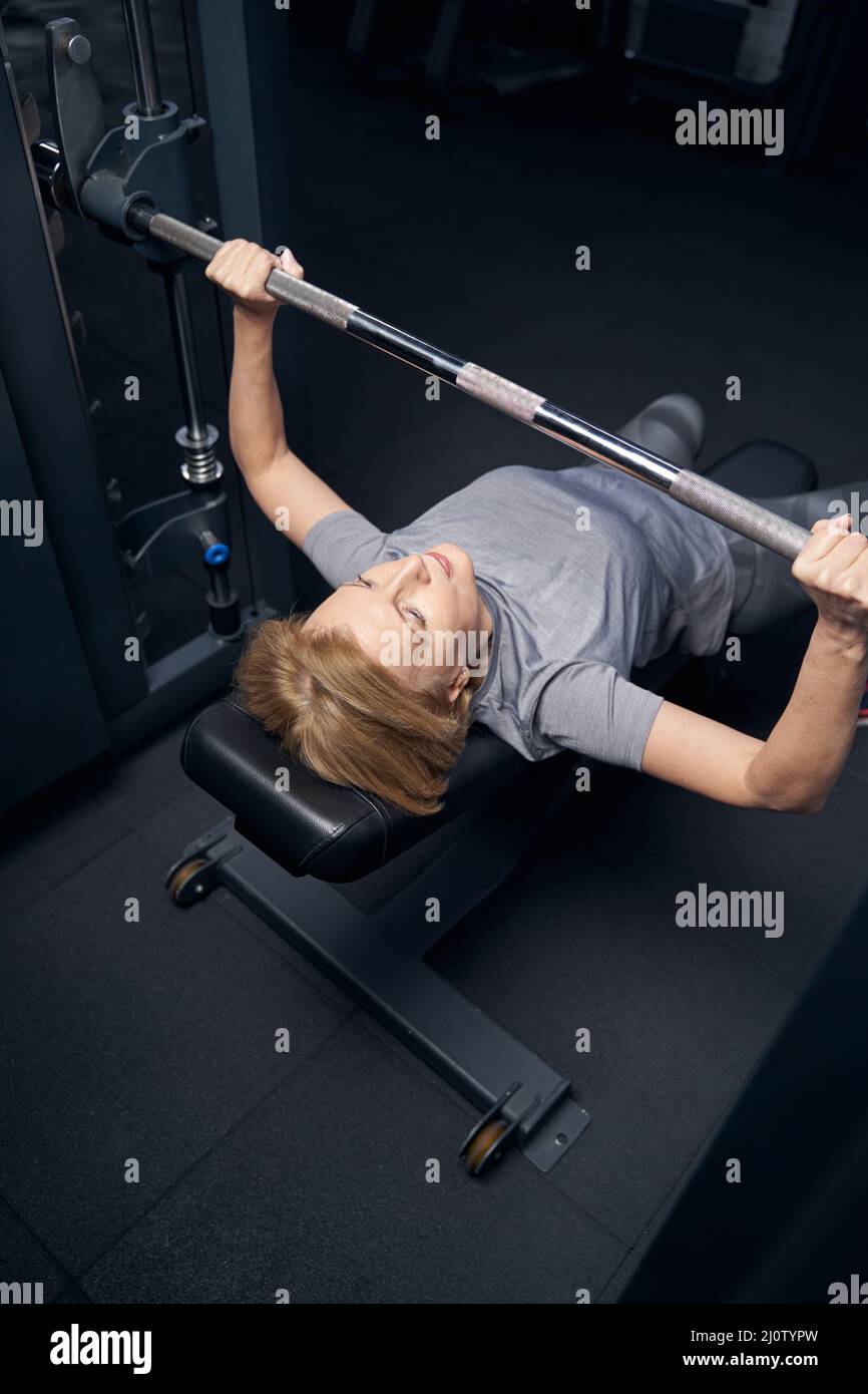 Bench press machine hi-res stock photography and images - Alamy