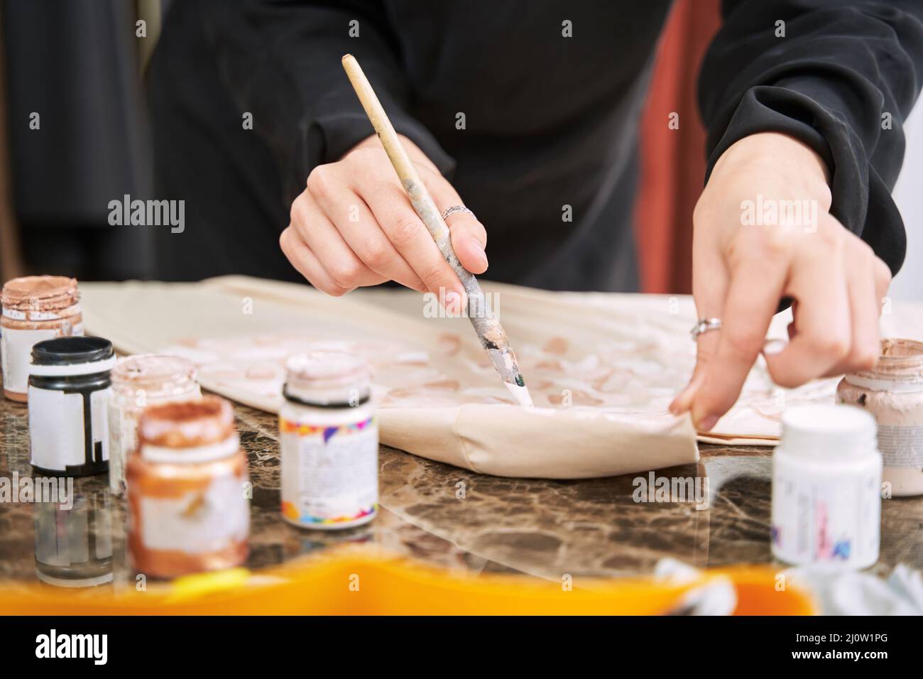 Making handmade clothes hi-res stock photography and images - Alamy