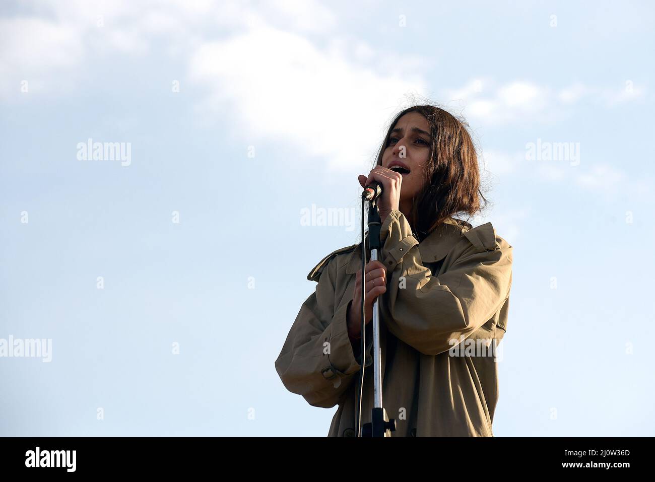 Singer gaia hi-res stock photography and images - Alamy