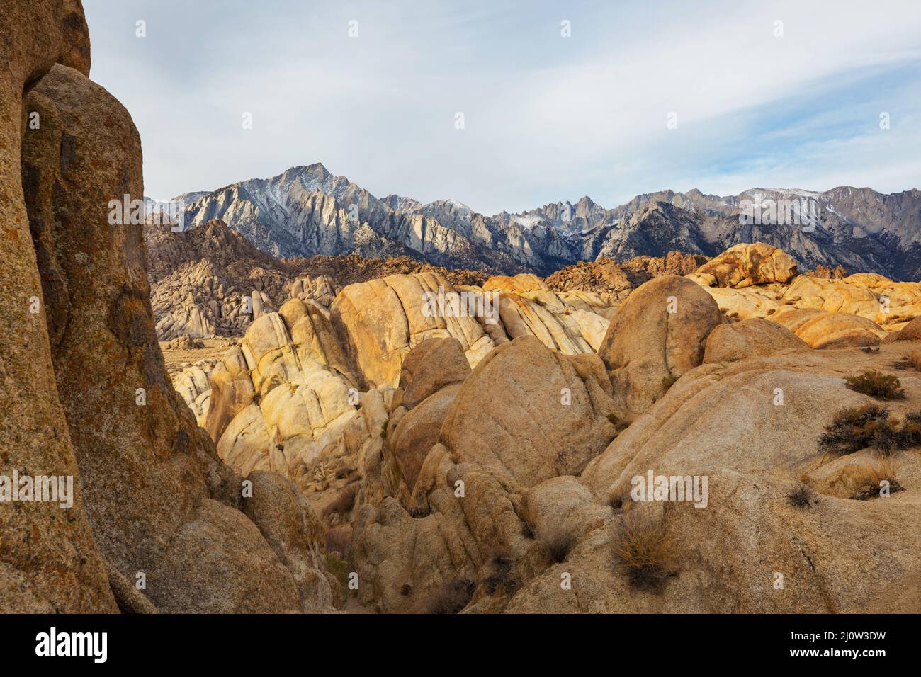 Hiking in the alabama hills hi-res stock photography and images - Alamy