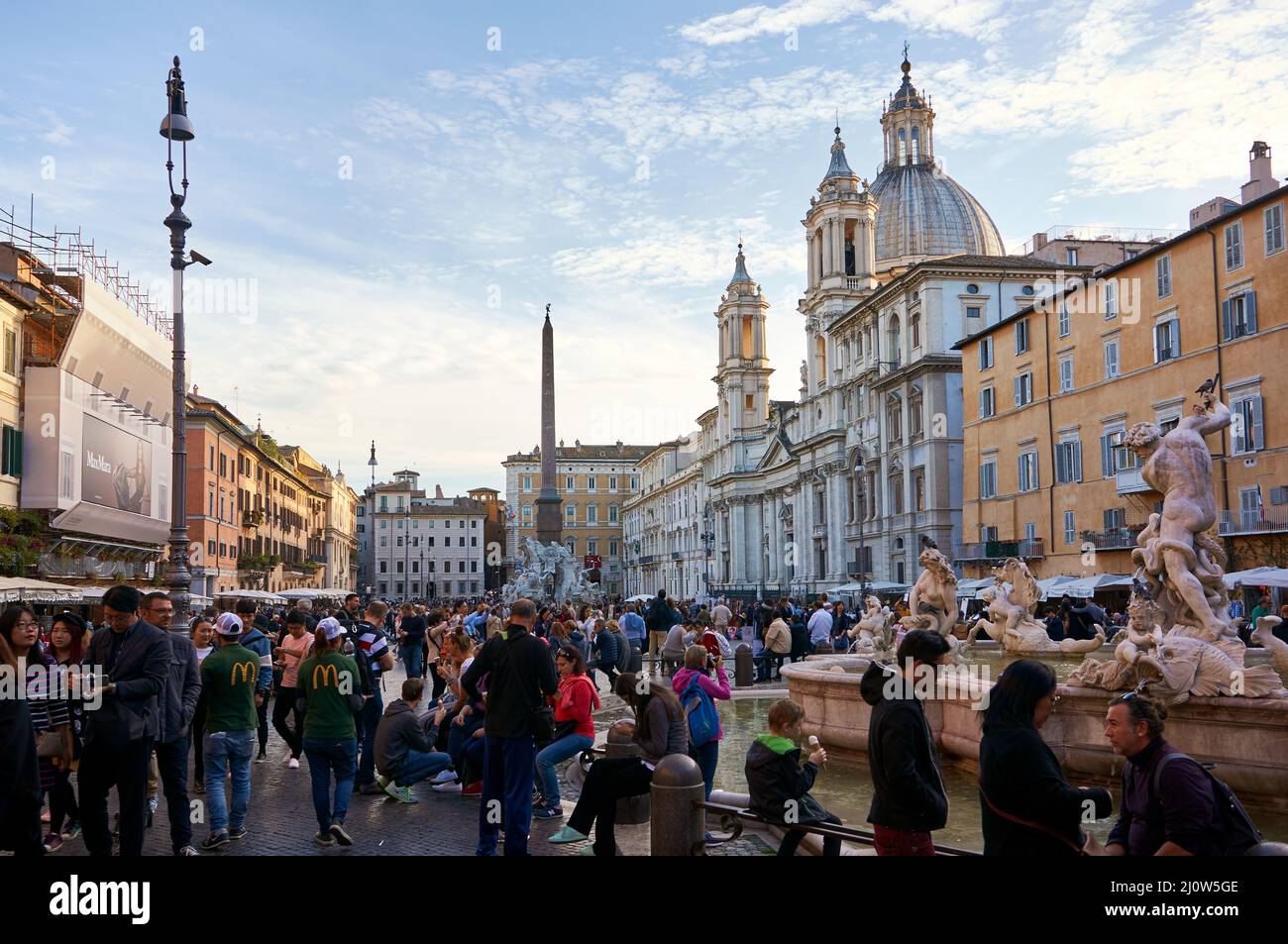 Piazza navona market hi-res stock photography and images - Alamy
