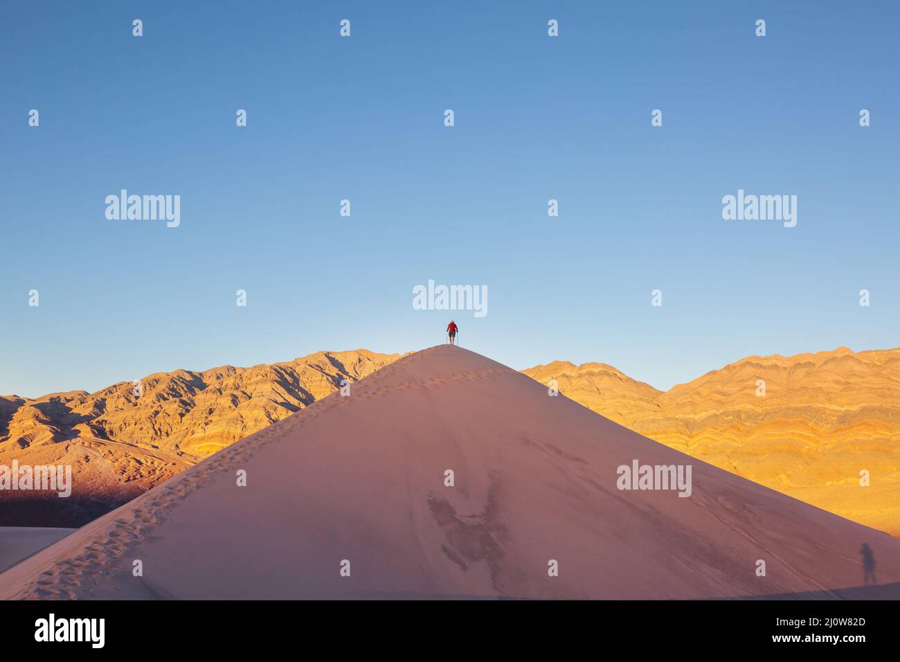 Hike in desert Stock Photo - Alamy