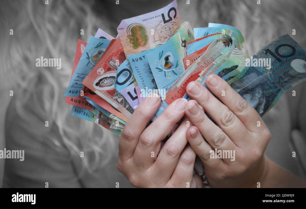 Cash in hands australia hi-res stock photography and images - Alamy