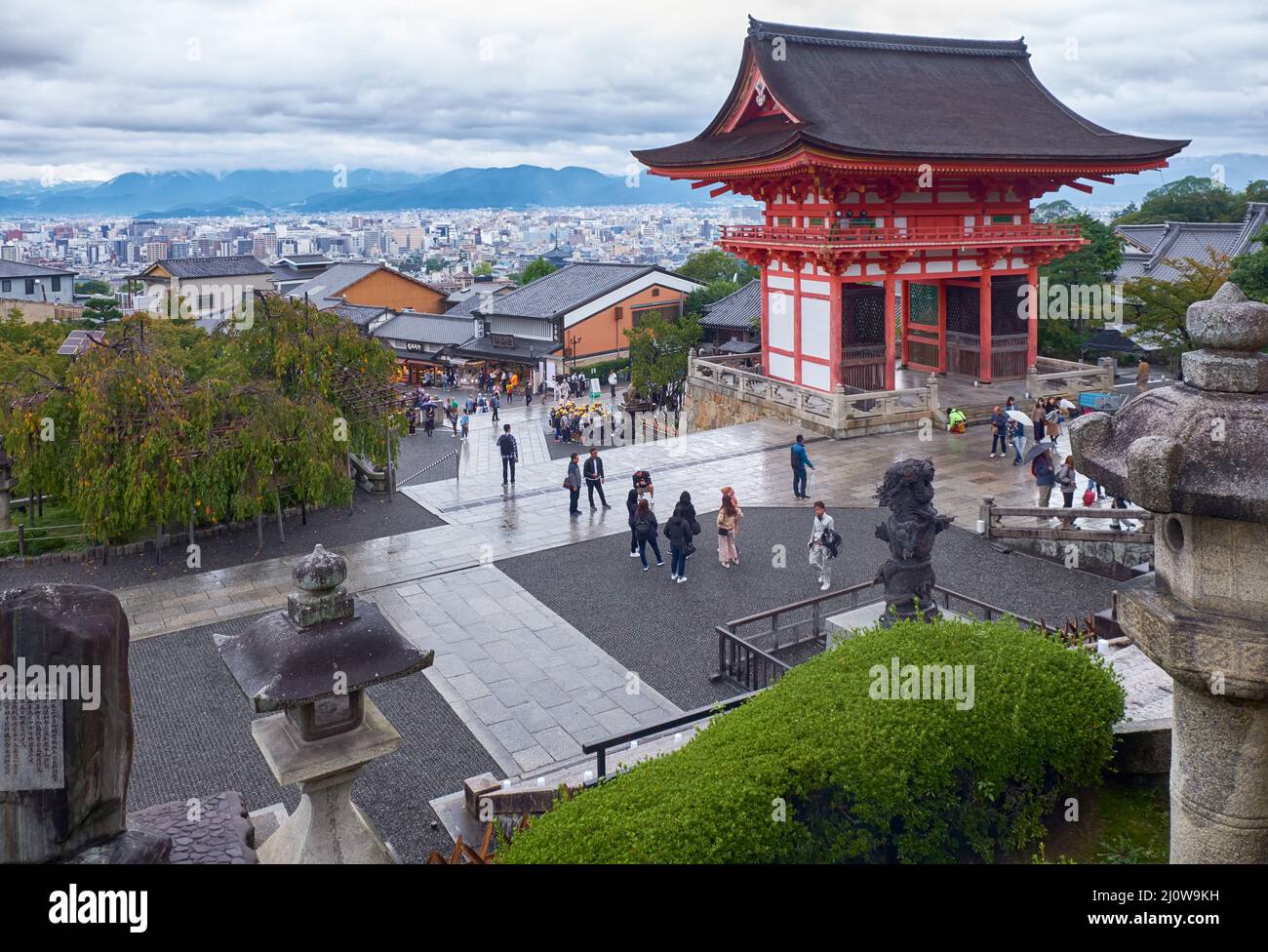 Two story temple hi-res stock photography and images - Alamy