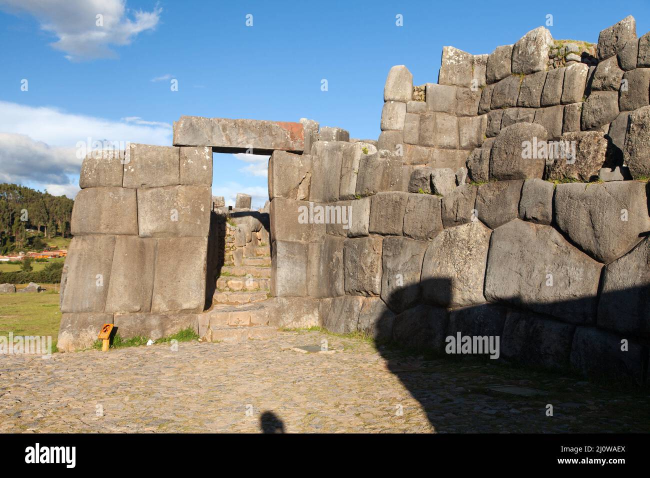 Peru inca door entrance stone ruins hi-res stock photography and images ...