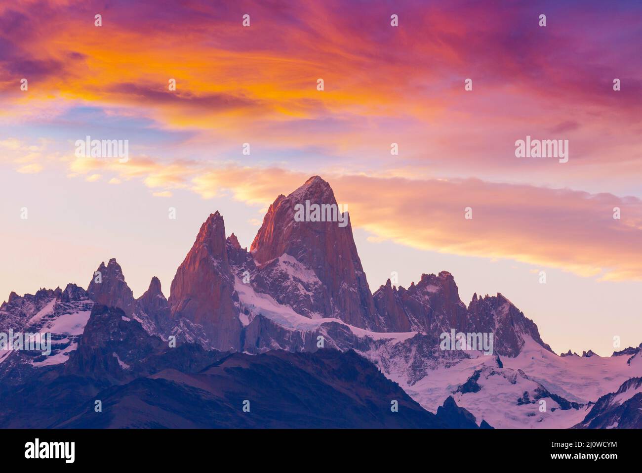 Famous cerro fitz roy hi-res stock photography and images - Alamy