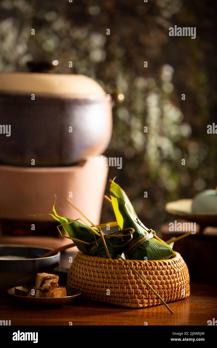 Pottery making family hi-res stock photography and images - Alamy