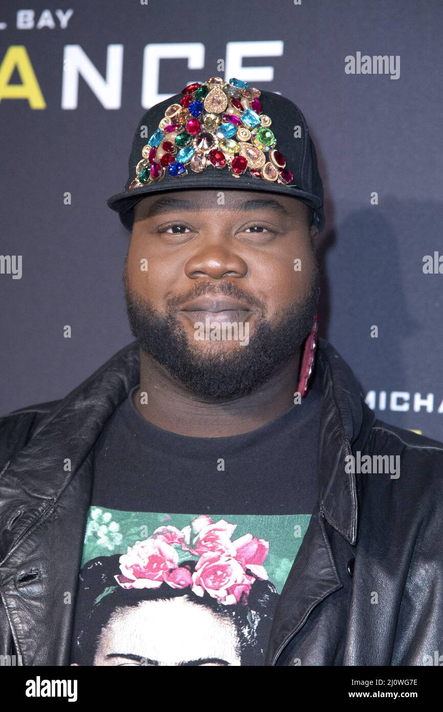 Paris, France. 20th Mar, 2022. Papa Drag attending the Paris premiere ...