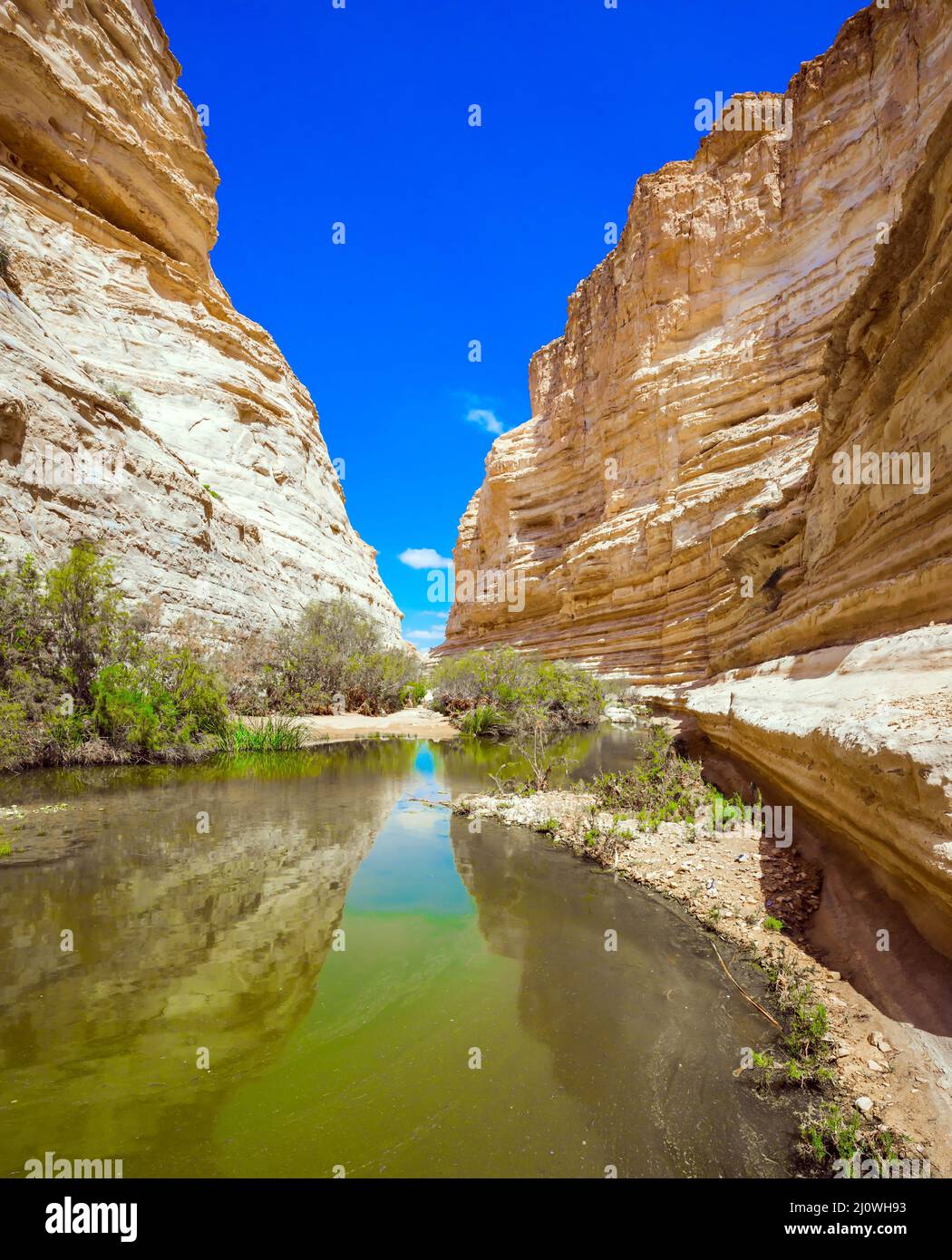 Shallow perspective hi-res stock photography and images - Alamy