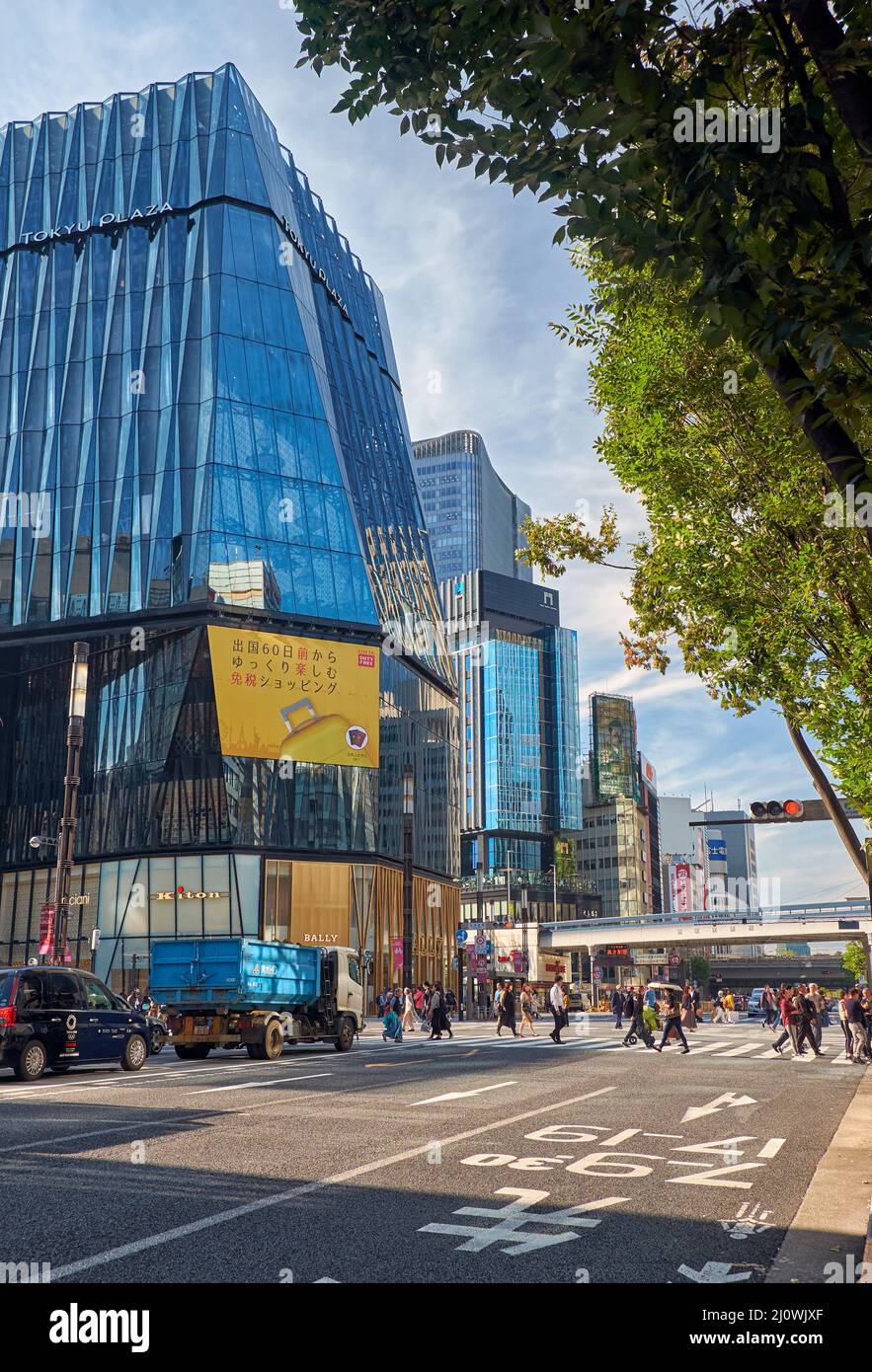 Tokyo tokyu plaza hi-res stock photography and images - Alamy