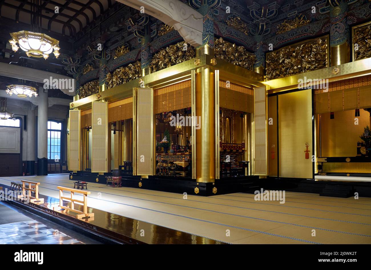 Tokyo main place of worship hi-res stock photography and images - Alamy