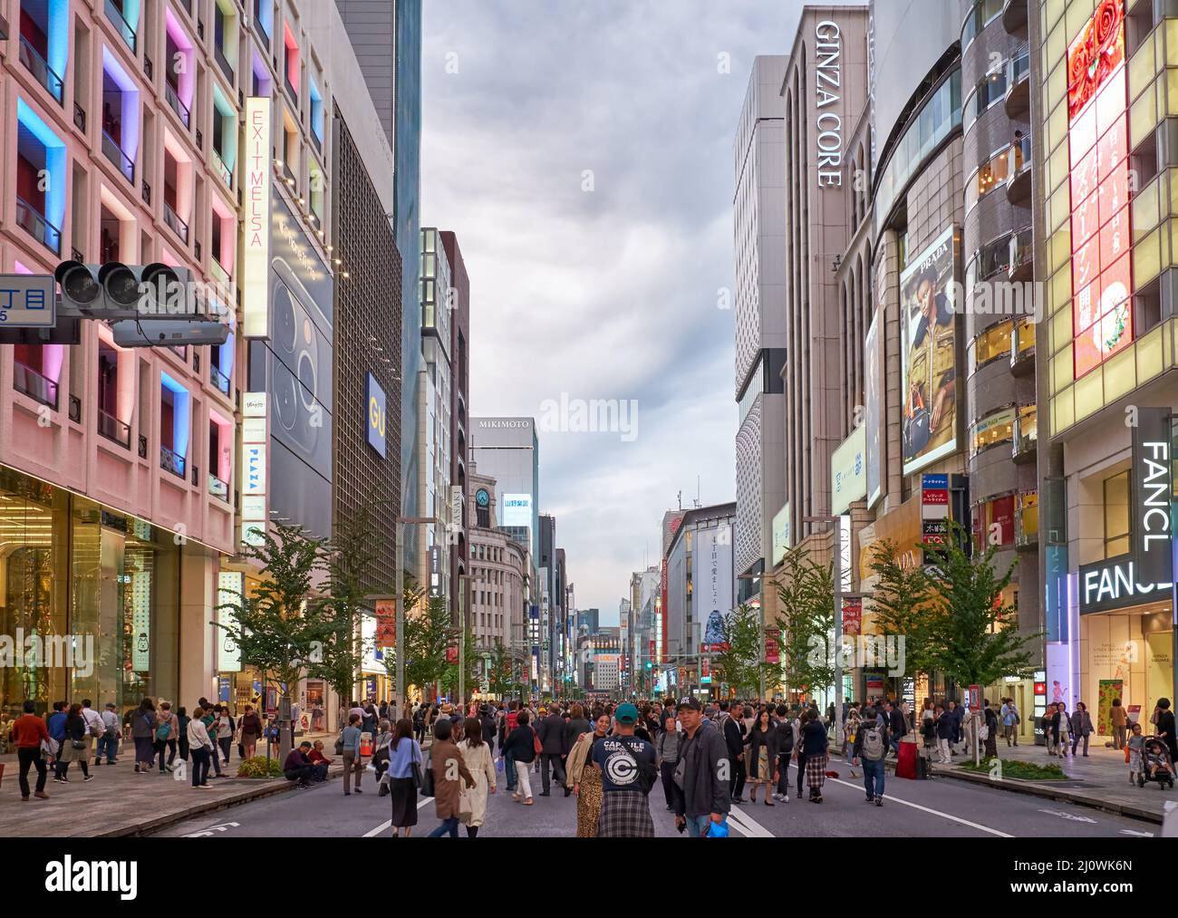 Ginza street scene hi-res stock photography and images - Alamy