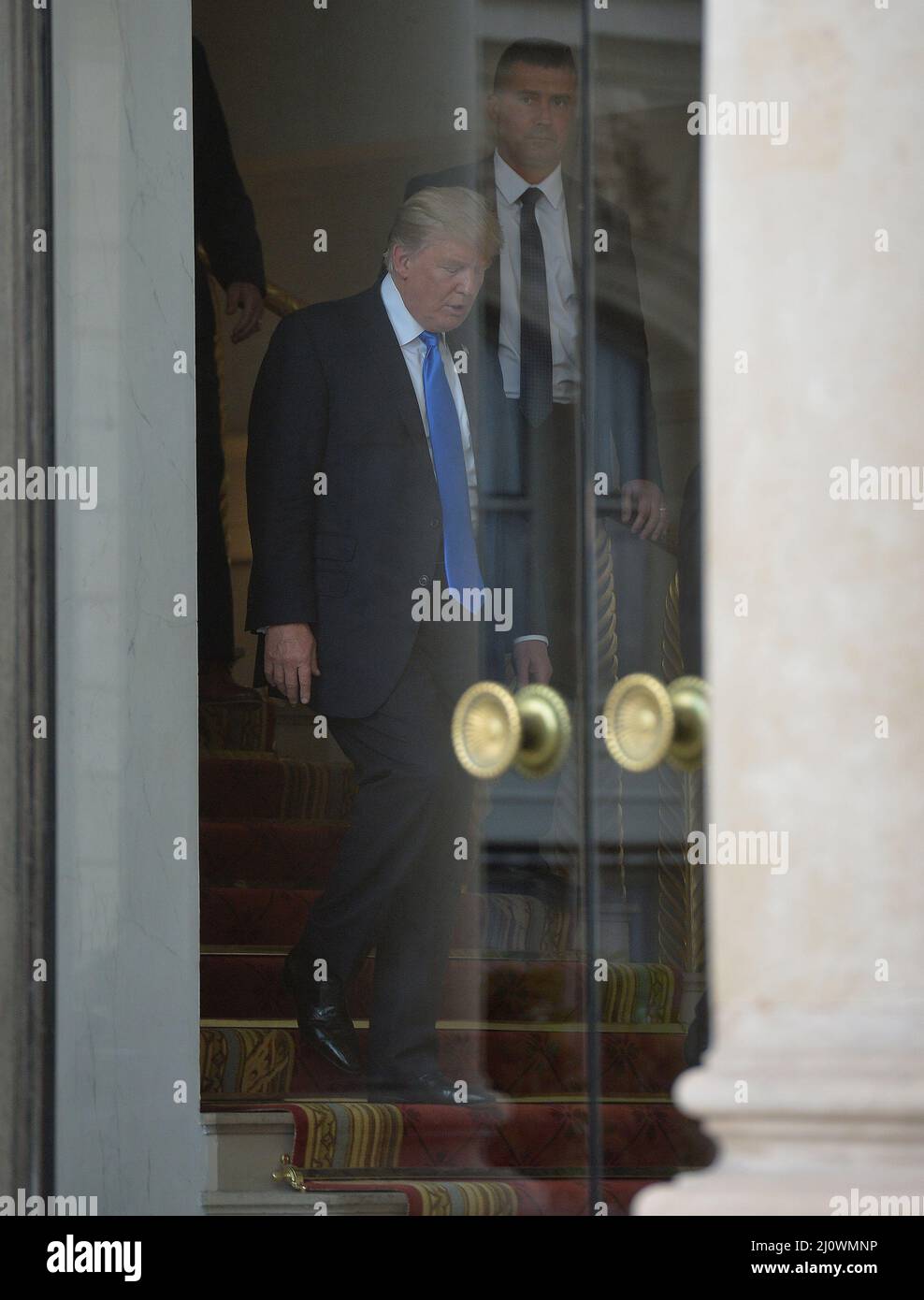 US President Donald Trump and French President Emmanuel Macron Stock ...
