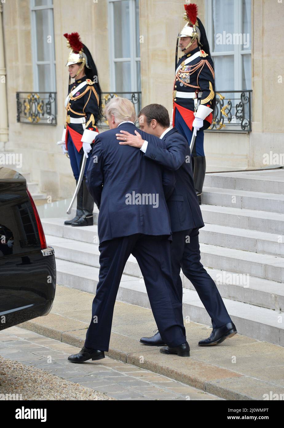 United states secret service weapon hi-res stock photography and images ...