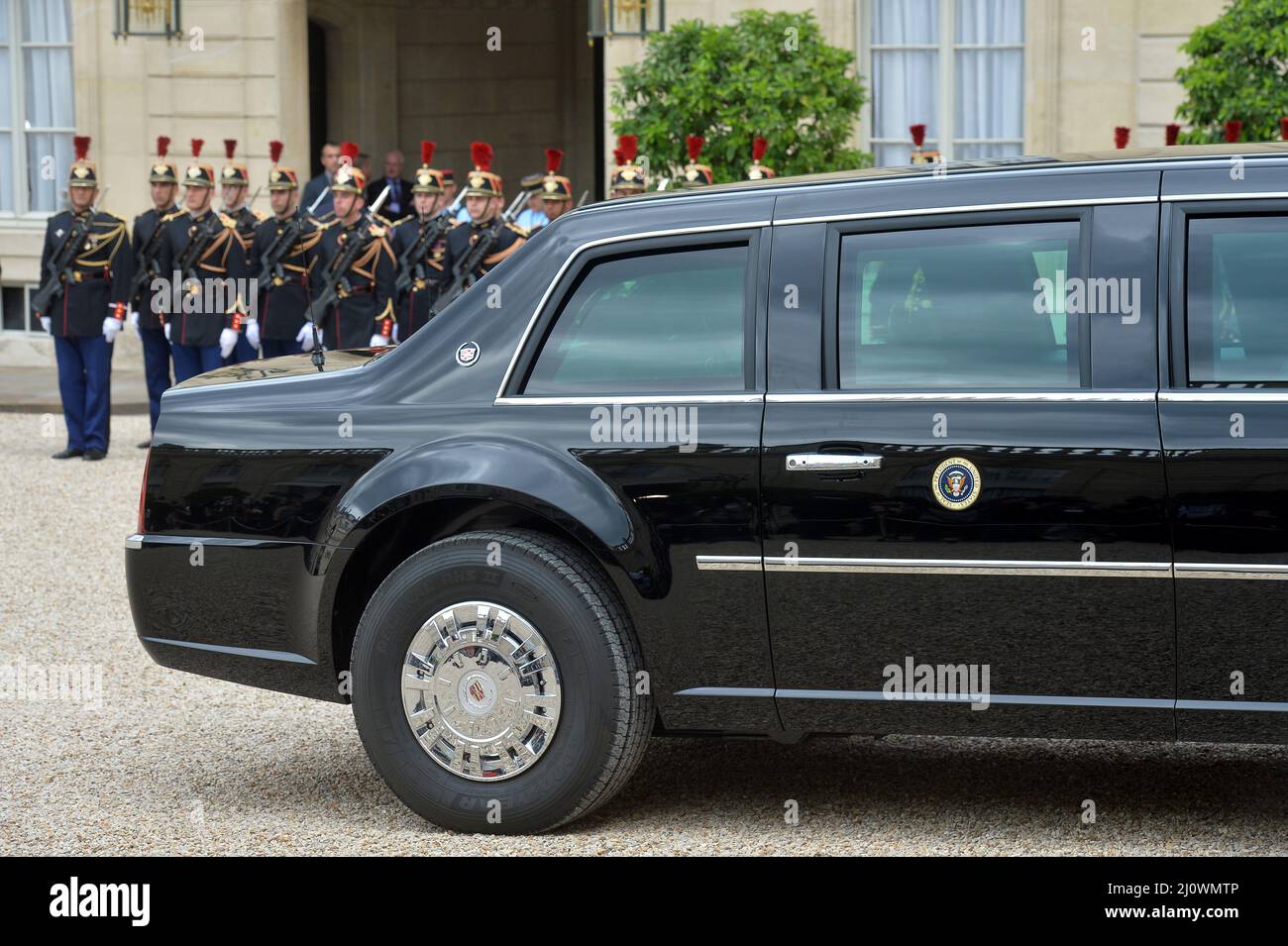 United states secret service weapon hi-res stock photography and images ...