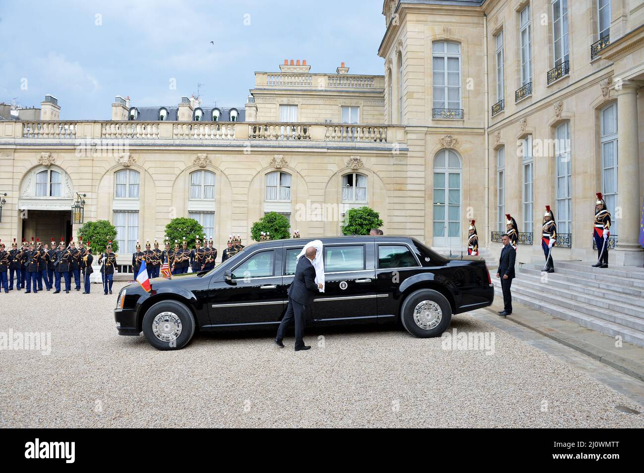 US President Donald Trump and French President Emmanuel Macron Stock ...