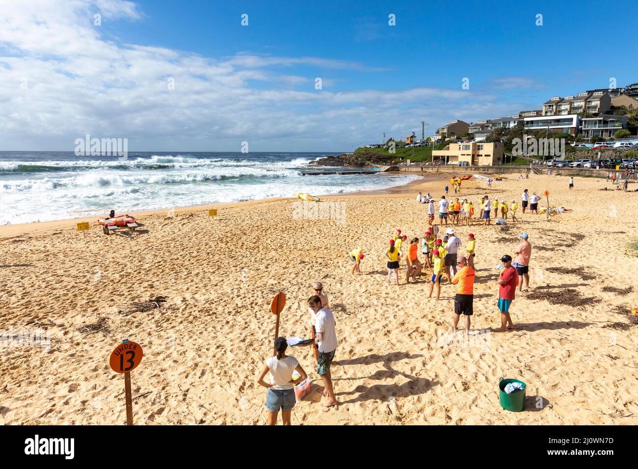 Children's nippers activities learning lifesaving skills on Curl Curl ...