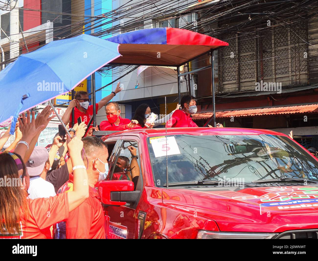 Presidential aspirant Bongbong Marcos Jr. paraded with his UniTeam ...