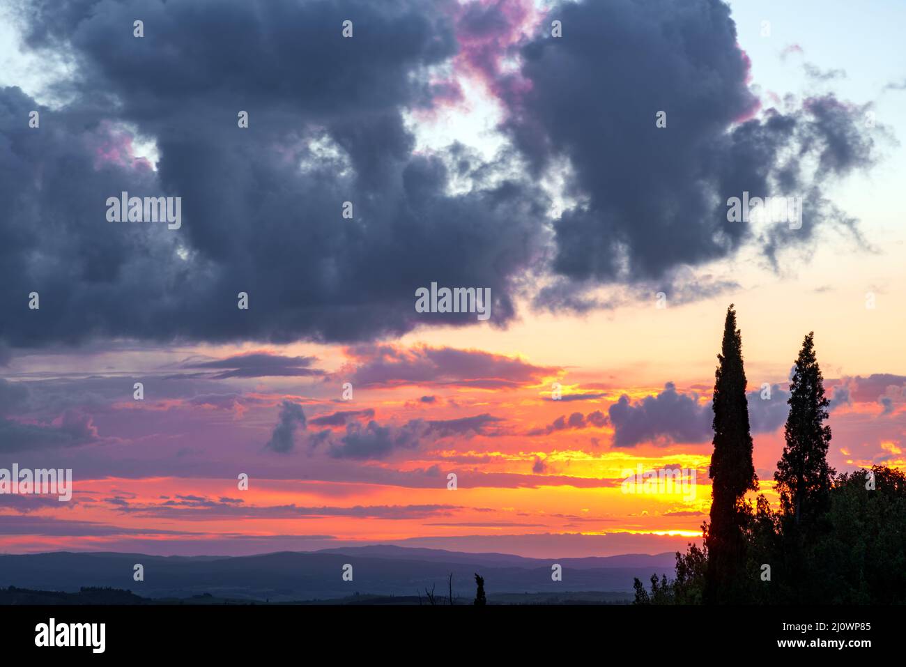 Val d'orcia tuscan sunset hi-res stock photography and images - Alamy