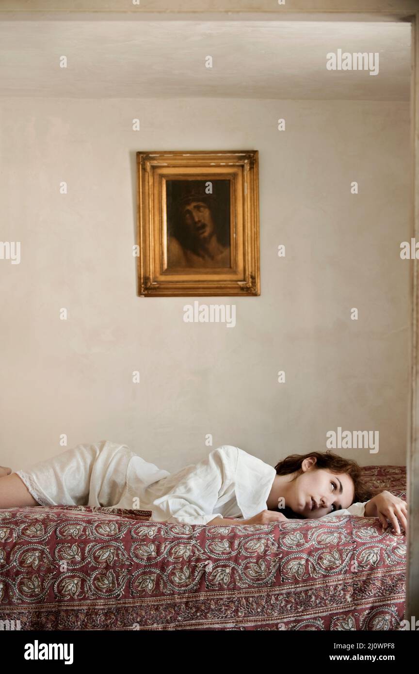 Reclining woman painting hi-res stock photography and images - Alamy