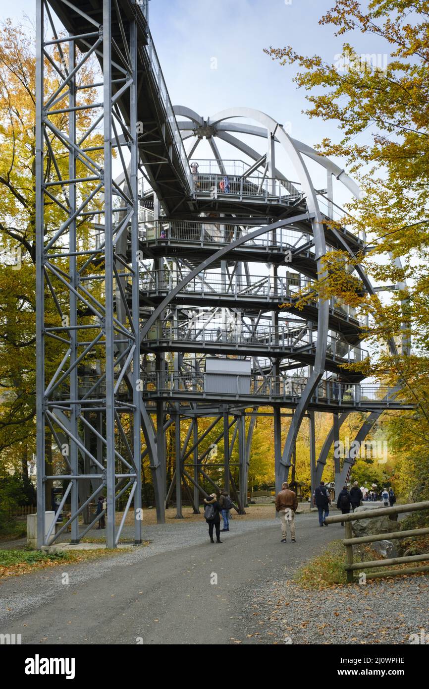 High level walkway hi-res stock photography and images - Alamy