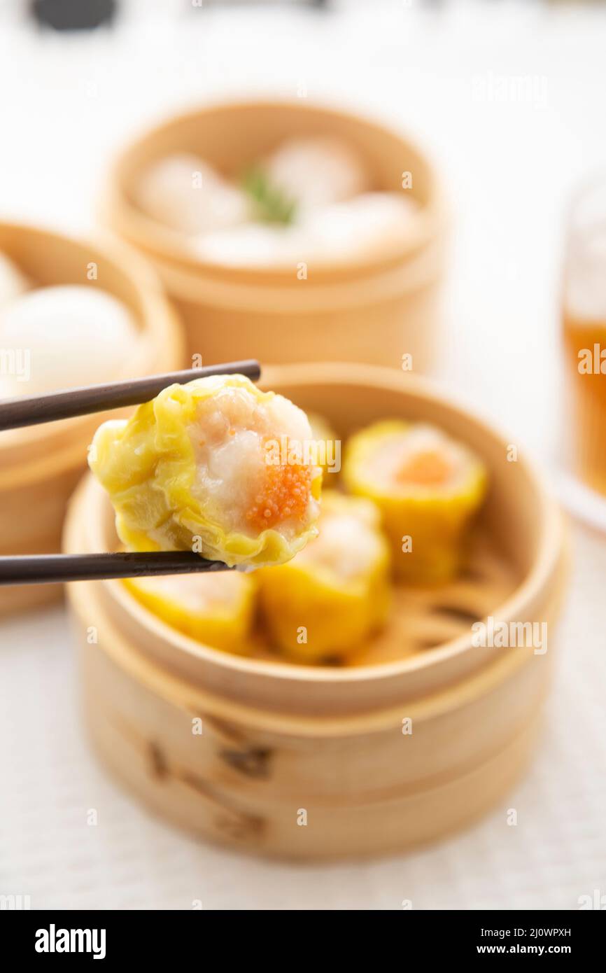 Chinese restaurant prawn dim sum hi-res stock photography and images ...
