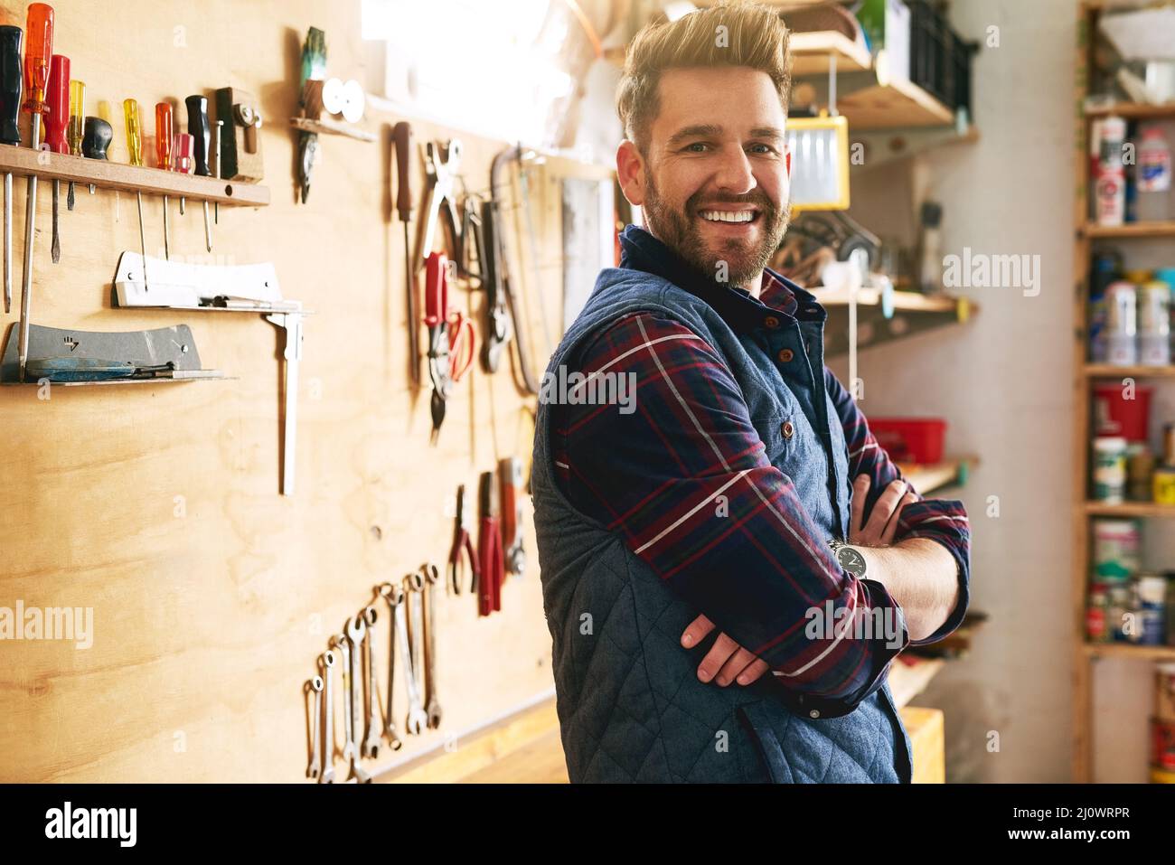 Caucasian craftsman man male guy hi-res stock photography and images ...