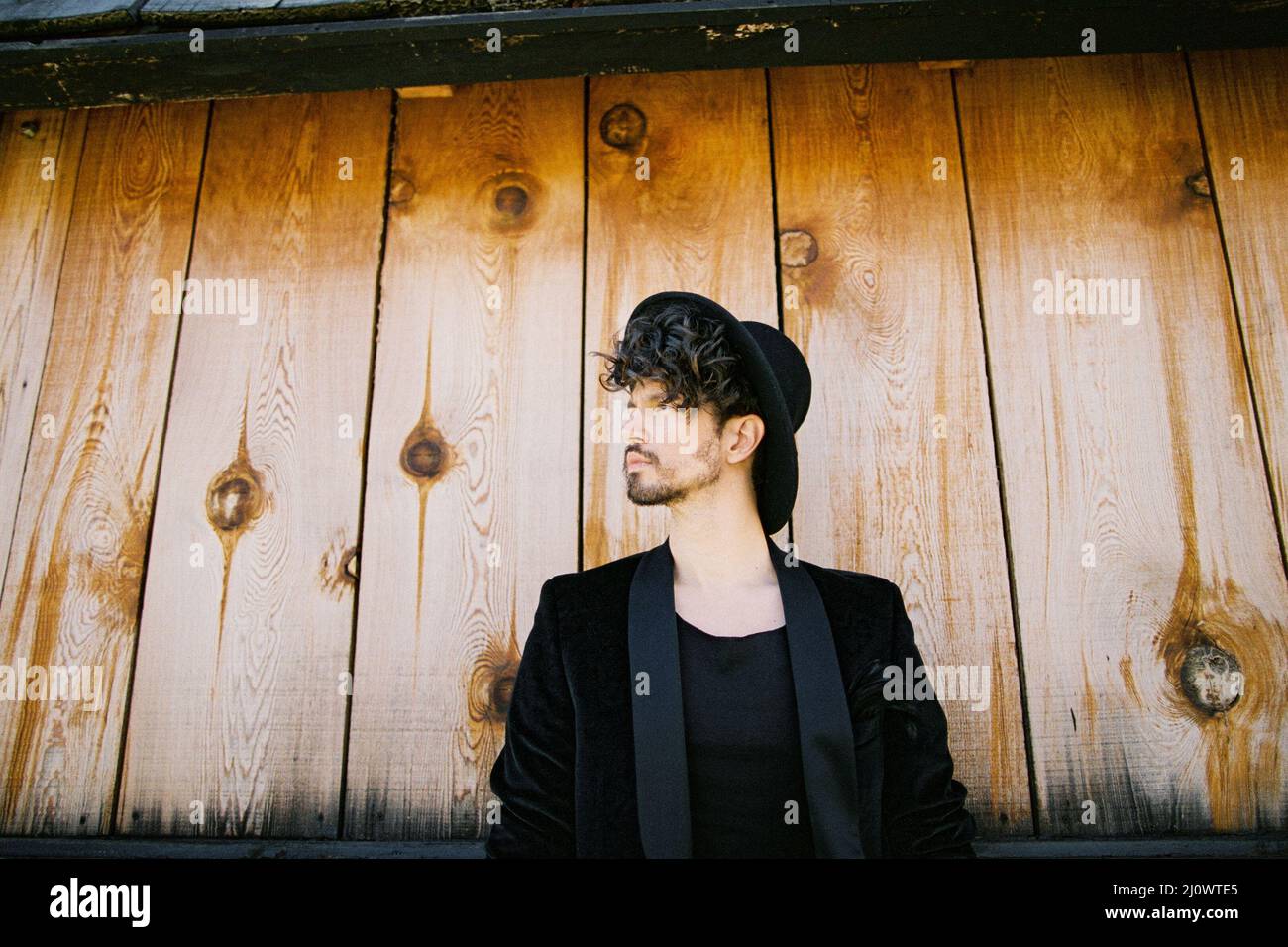 Black man in profile hi-res stock photography and images - Alamy