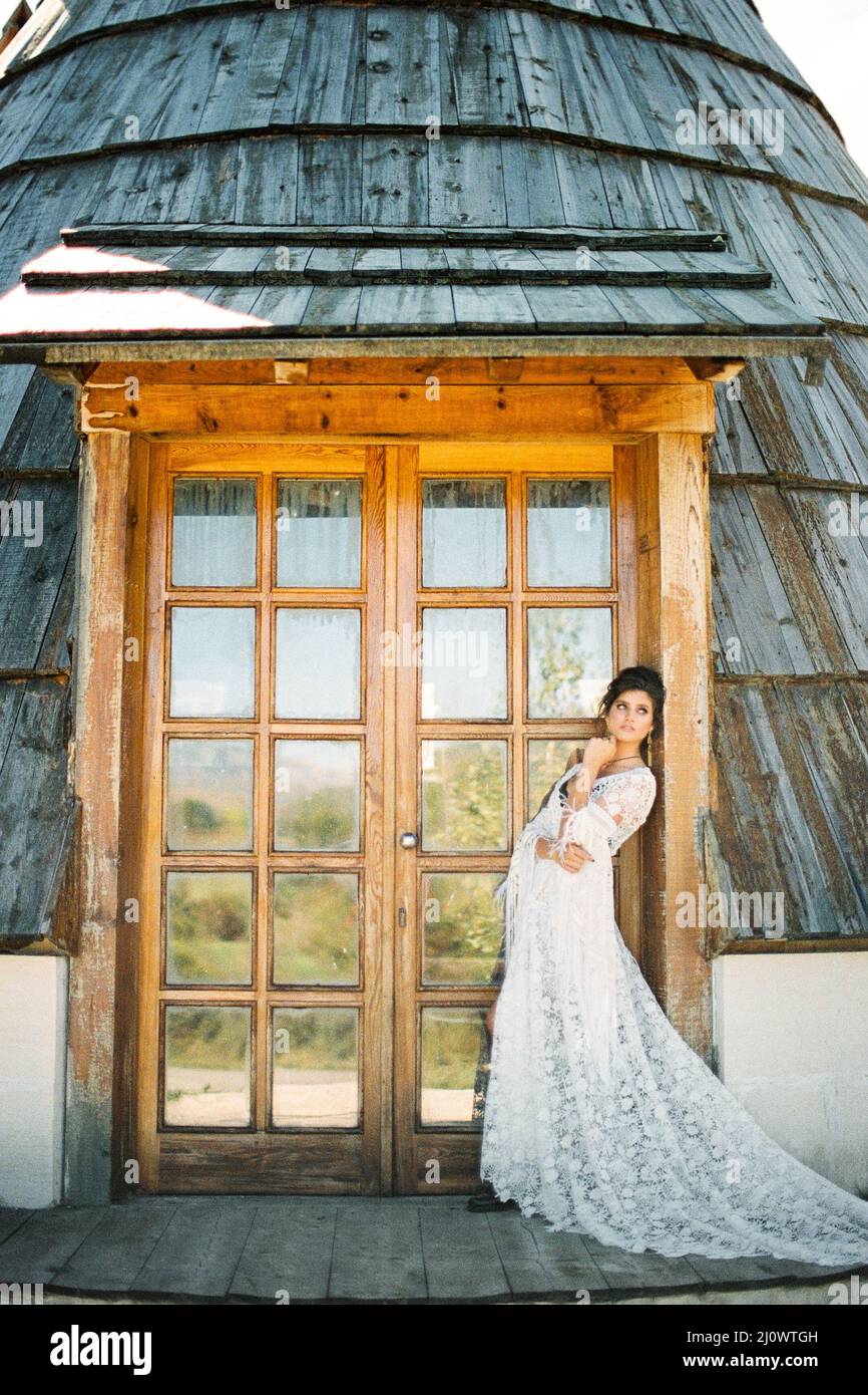 Lean against doorframe hi-res stock photography and images - Alamy