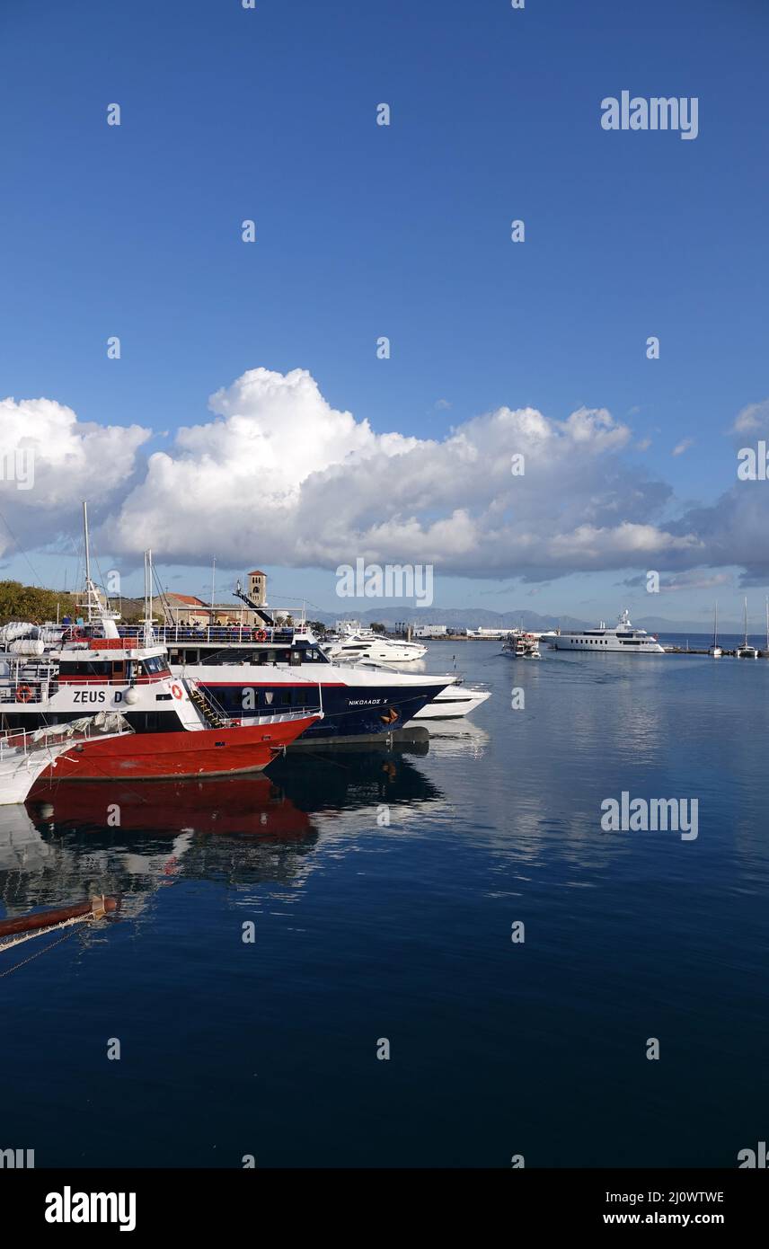 Mandraki hafen hi-res stock photography and images - Alamy