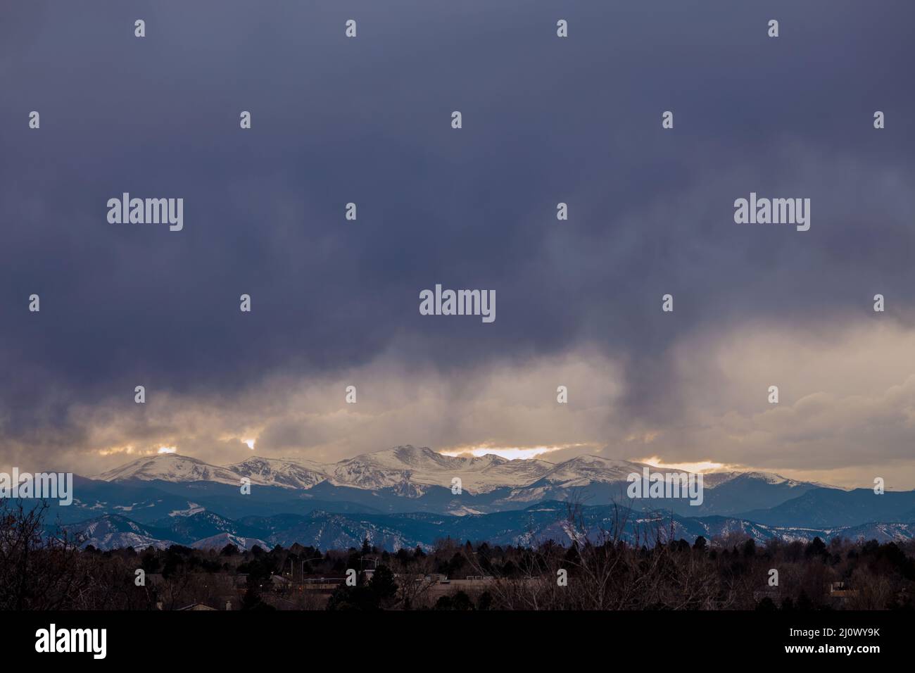 Rocky mountains colorado aurora hi-res stock photography and images - Alamy