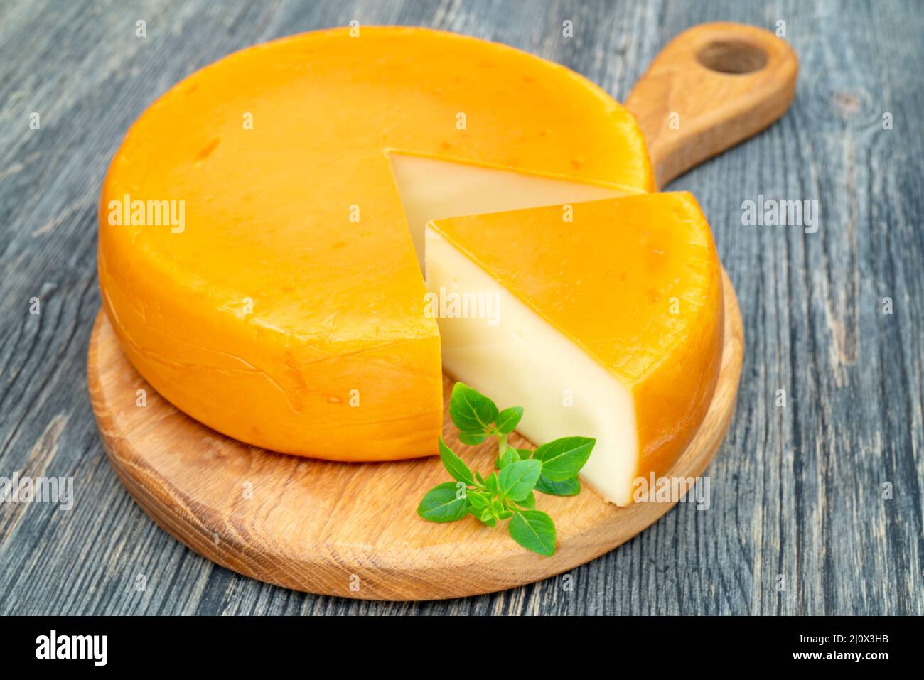 Round cheese hi-res stock photography and images - Alamy