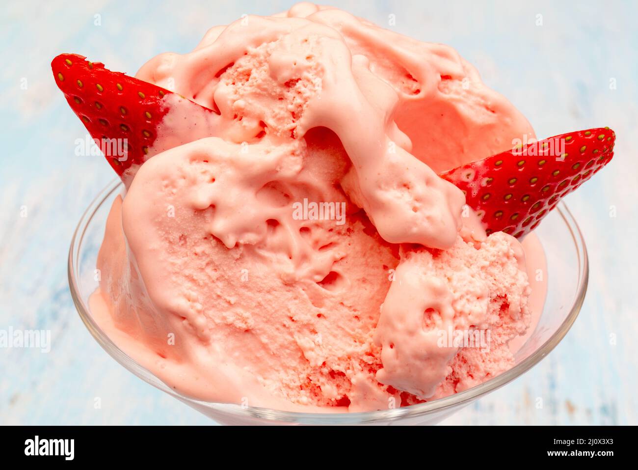 Strawberry ice cream texture Stock Photo - Alamy