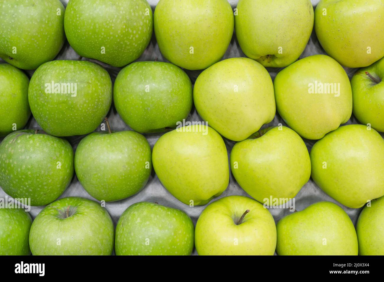 Ripe green apples. Harvest of autumn in the store Stock Photo - Alamy