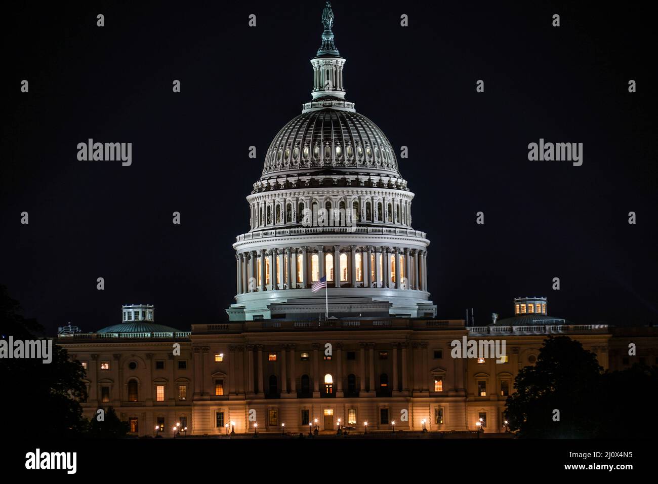 United states capitol building view hi-res stock photography and images ...