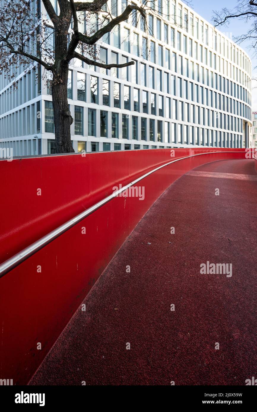 Award-winning bicycle and pedestrian bridge Stock Photo - Alamy