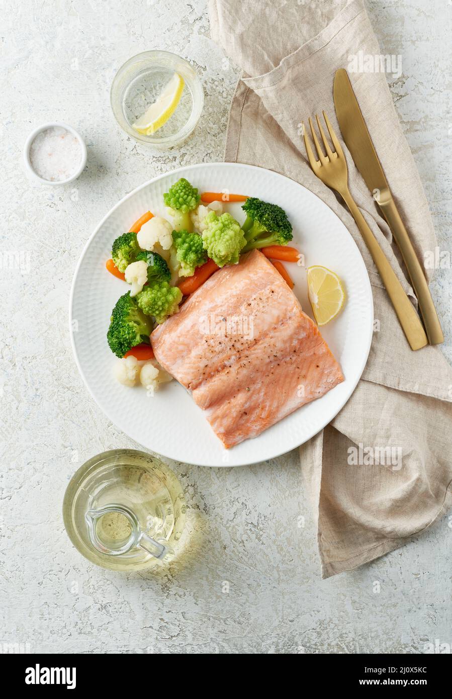 Steam salmon and vegetables, Paleo, keto, fodmap, dash diet ...