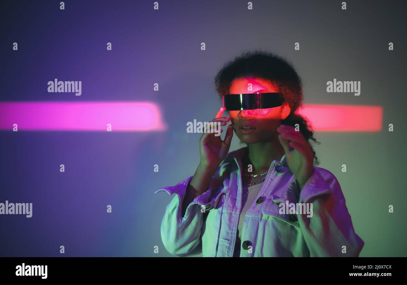 Diverse virtual experience hi-res stock photography and images - Alamy