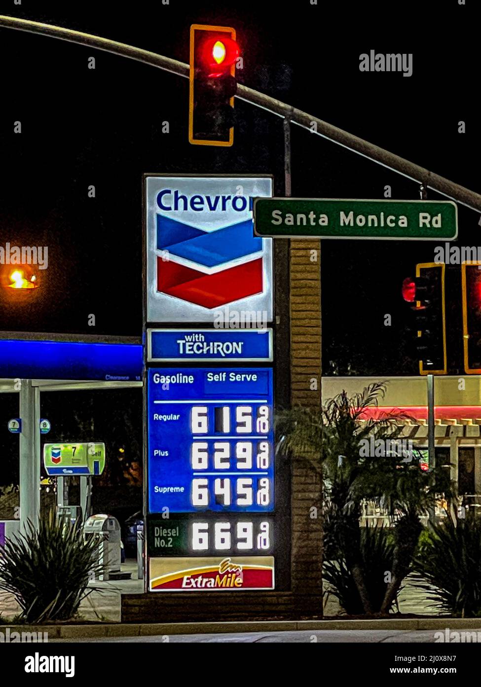 Chevron gasoline sign hi-res stock photography and images - Alamy